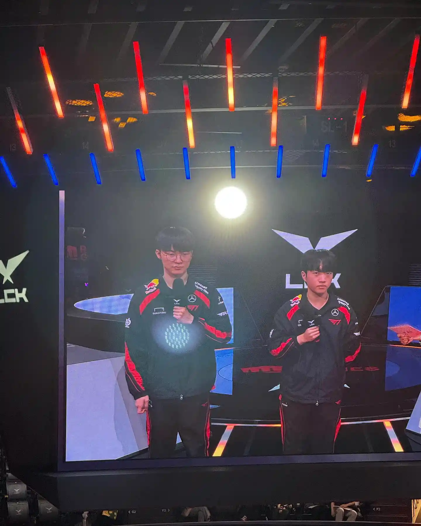 LCK観戦後、Keriaと写真を撮るSEVENTEENのウォヌ - LoL情報まとめ Wiki*